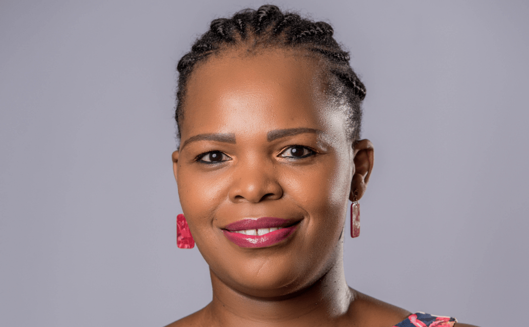 Amagalelo akhe azwakala emhlabeni ophethe embonini yezobuchwepheshe ...