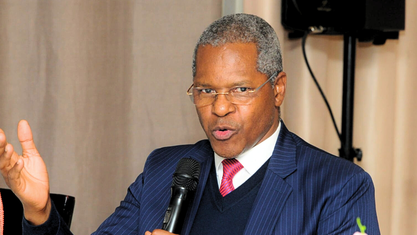 Kunenhlansi yethemba ngokuzinikela kukaHlabisa ukuphucula omasipala ...