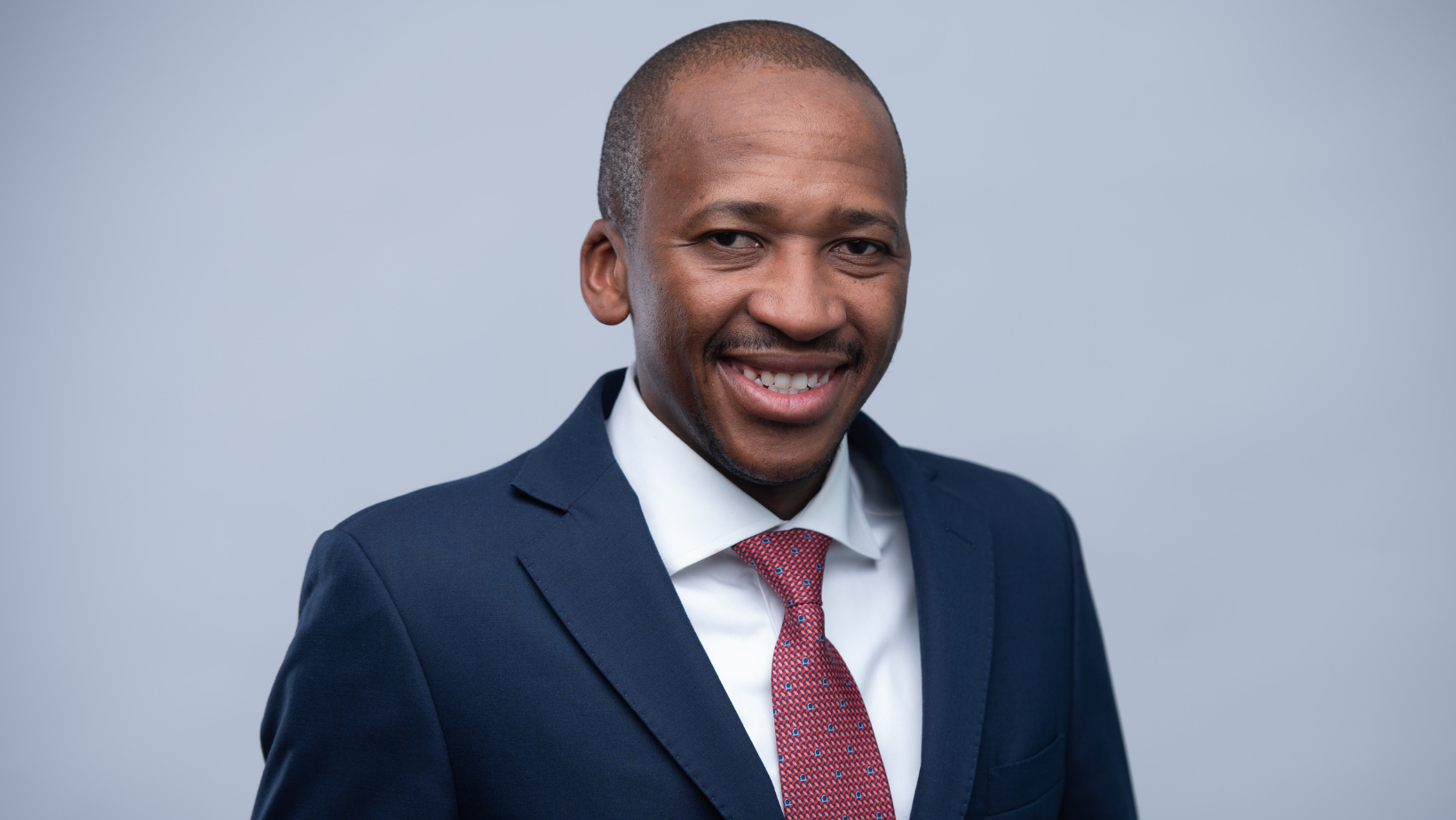 Insizwa yaseShowe iloku idlondlobele eStandard Bank | Umbele ePublication